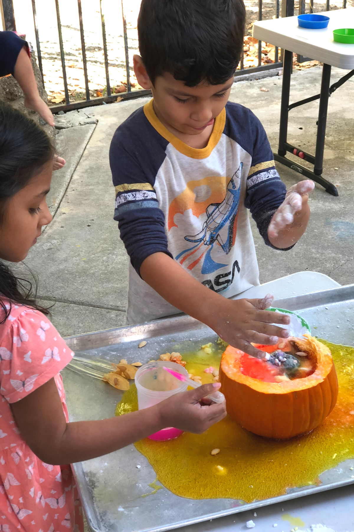 Easy Pumpkin Science for Kids with Baking Soda & Vinegar - Friends Art Lab