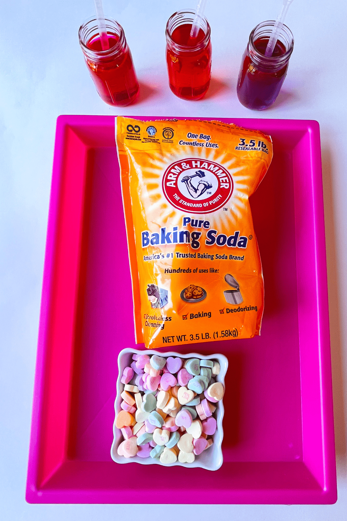 Candy Heart Science Tray - Friends Art Lab