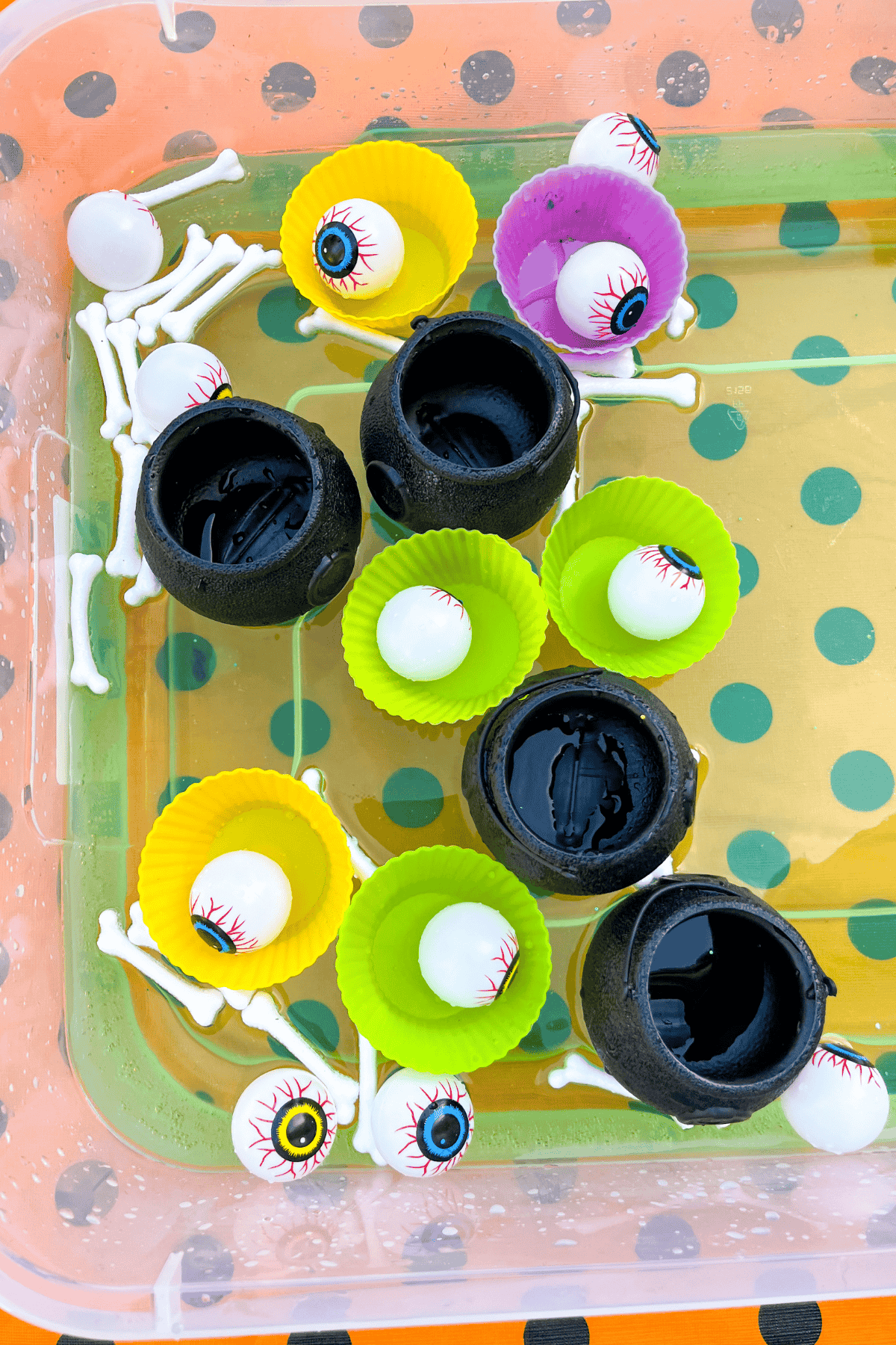Halloween Water Play Activity for Preschoolers - Friends Art Lab