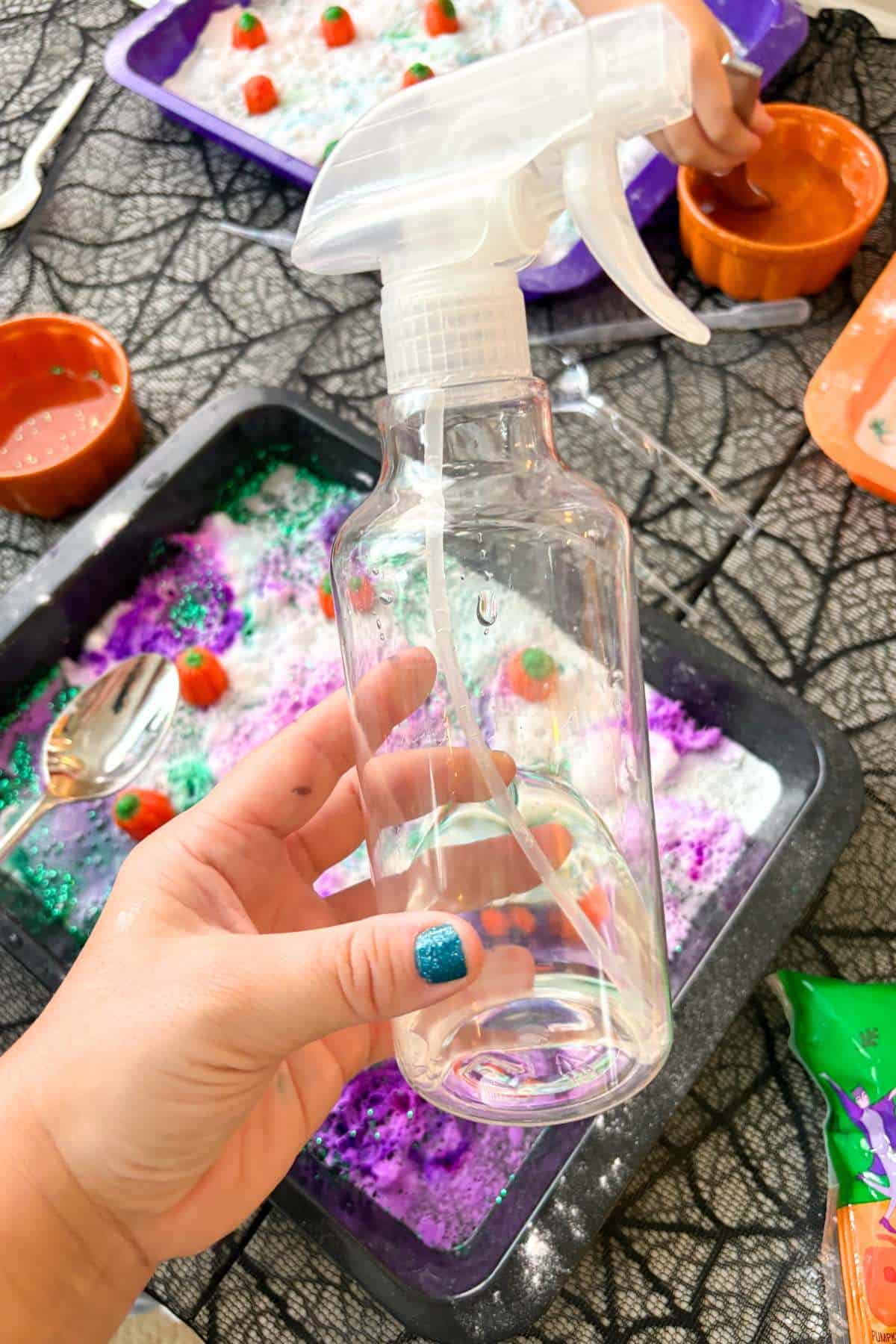 Pumpkin Patch Baking Soda and Vinegar Experiment - Friends Art Lab